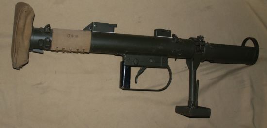 PIAT-PROJECTOR,INFANTRY,ANTI TANK REPRO - 3625 - WW II Výzbroj